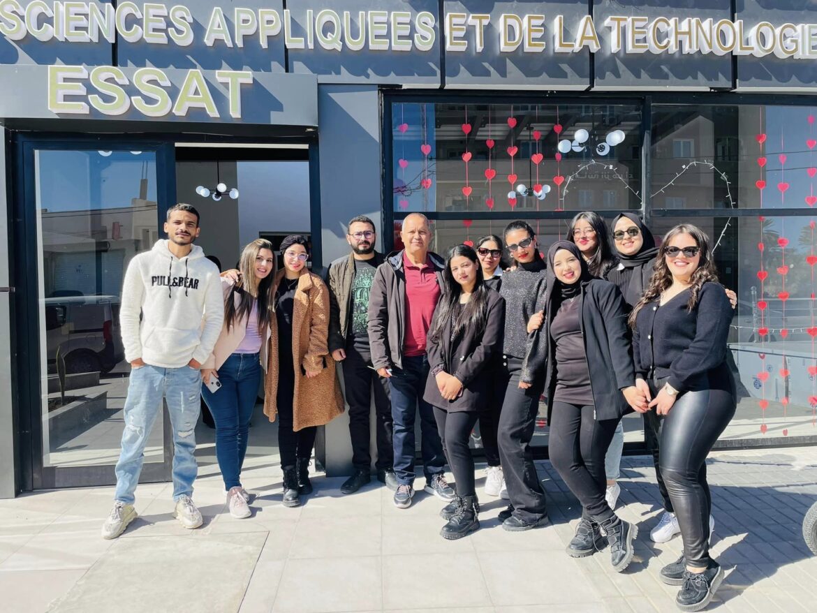 Nos étudiants ont fêté le Saint valentin : – ESSAT